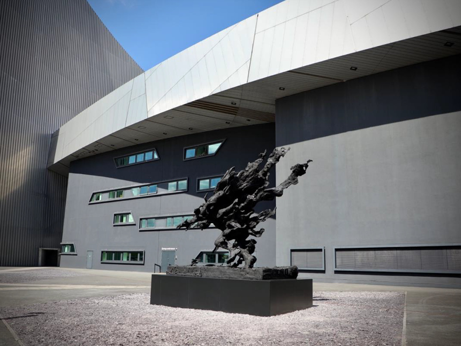 Honorary MCR wins award for Man on Fire Sculpture. | St Cross College